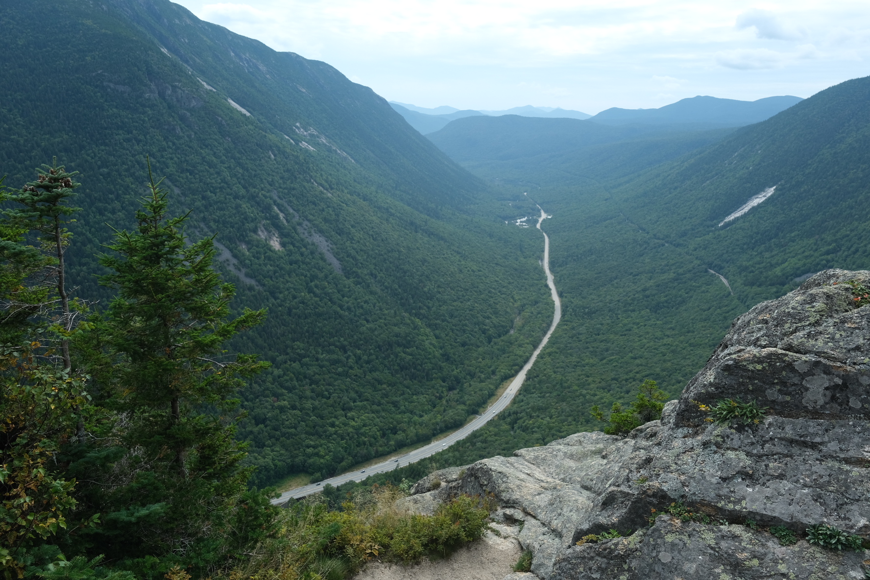 Hiking Mt. Willard NH for an Incredible and Iconic New Hampshire View ...