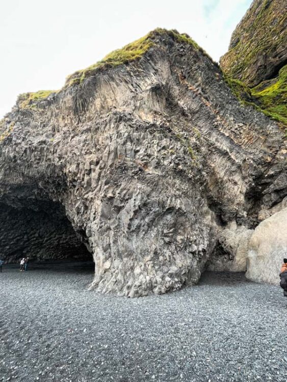 Complete Guide to Reynisfjara - the Famous Vik Black Sand Beach ...