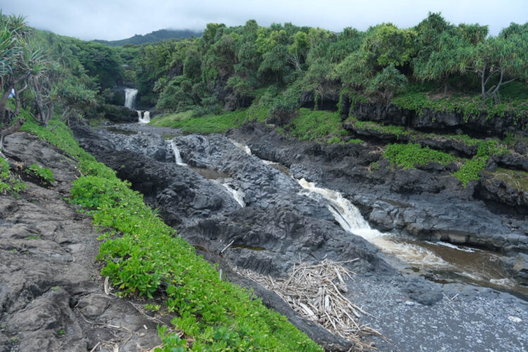 How to Visit the 7 Sacred Pools in Maui - Chasing ADVNTR